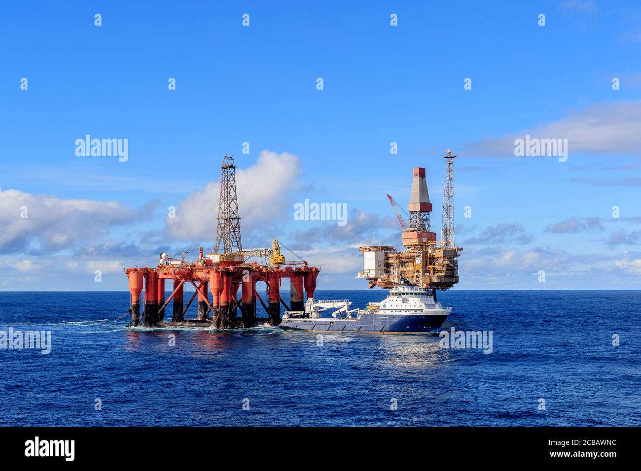 Semi submersible rig hi-res stock photography and images - Alamy