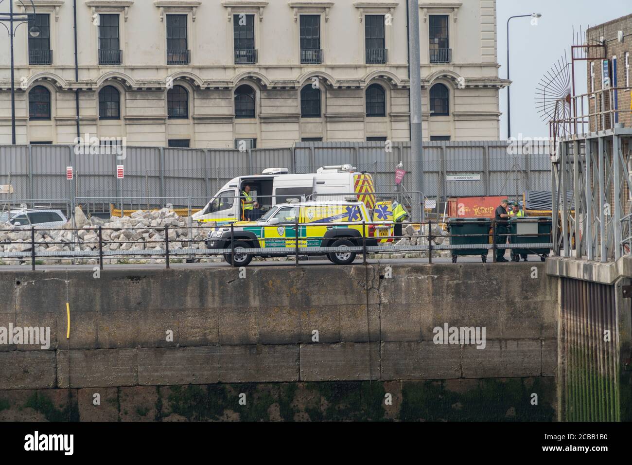 Uk border force officers hi-res stock photography and images - Alamy
