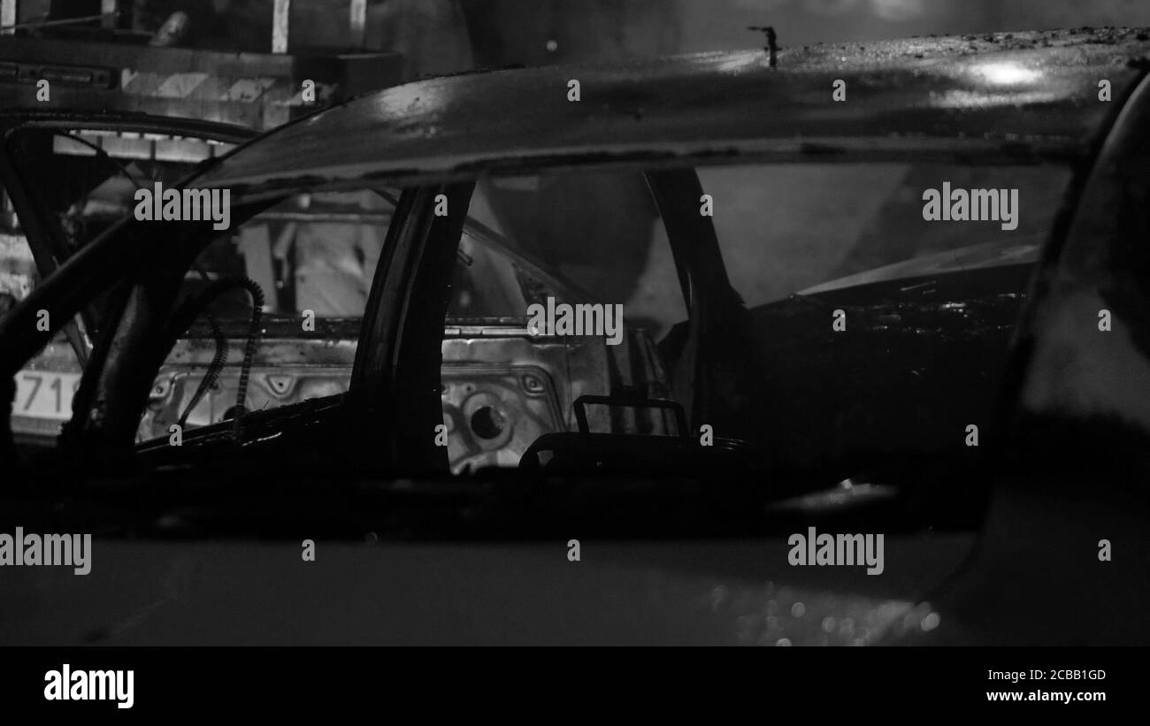 Traffic accident night damaged car hi-res stock photography and images ...