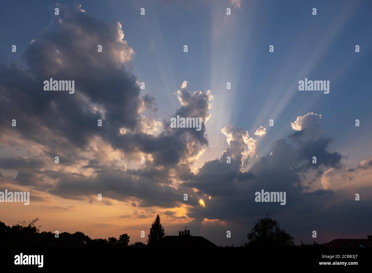 Wimbledon, London, UK. 11 August 2020. Dramatic sunset sky with ...