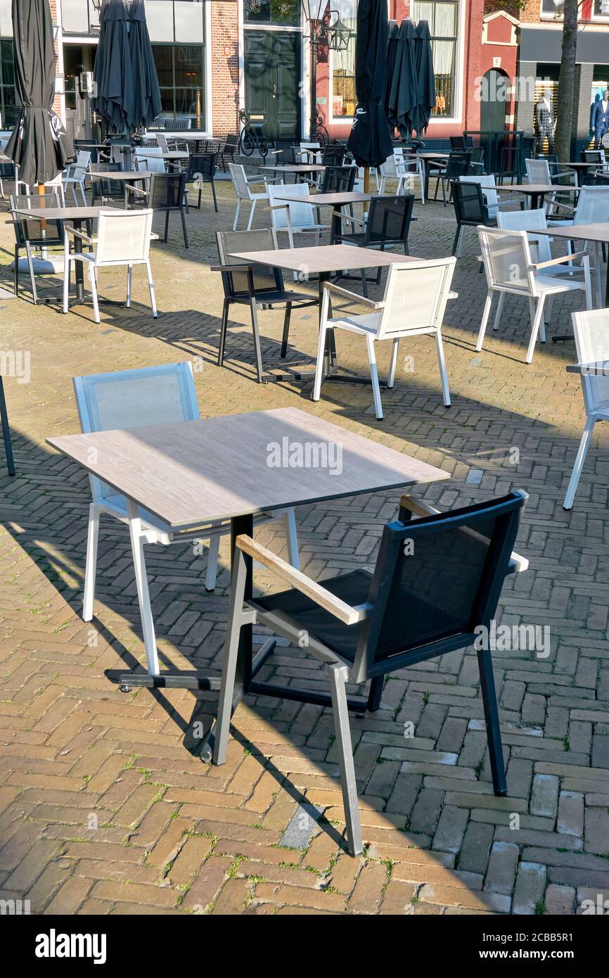 Empty terrace hi-res stock photography and images - Alamy