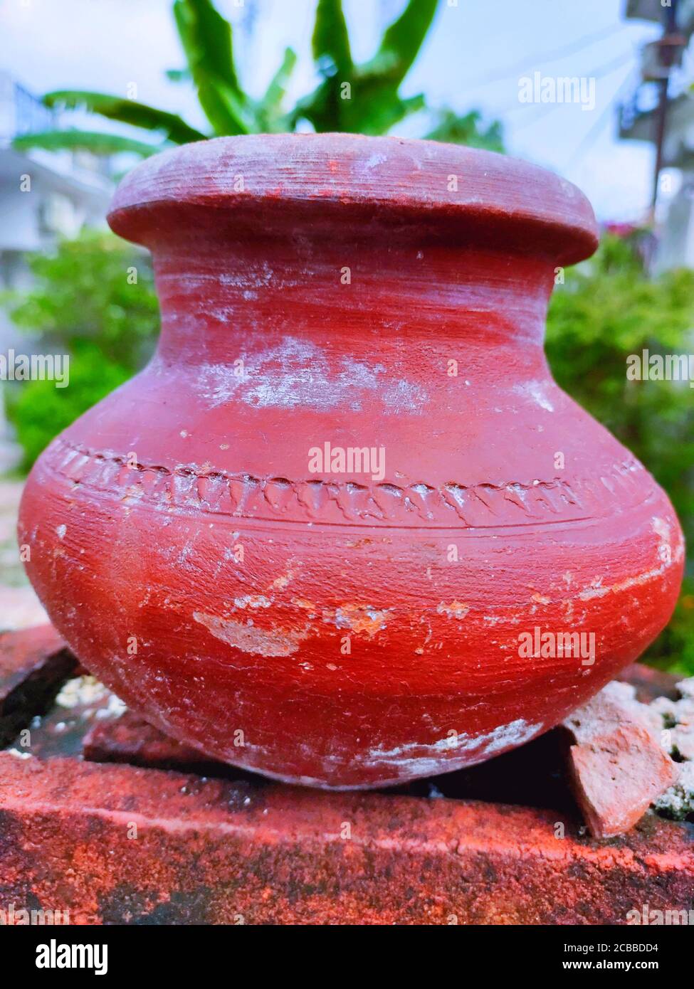 Old crock hi-res stock photography and images - Alamy
