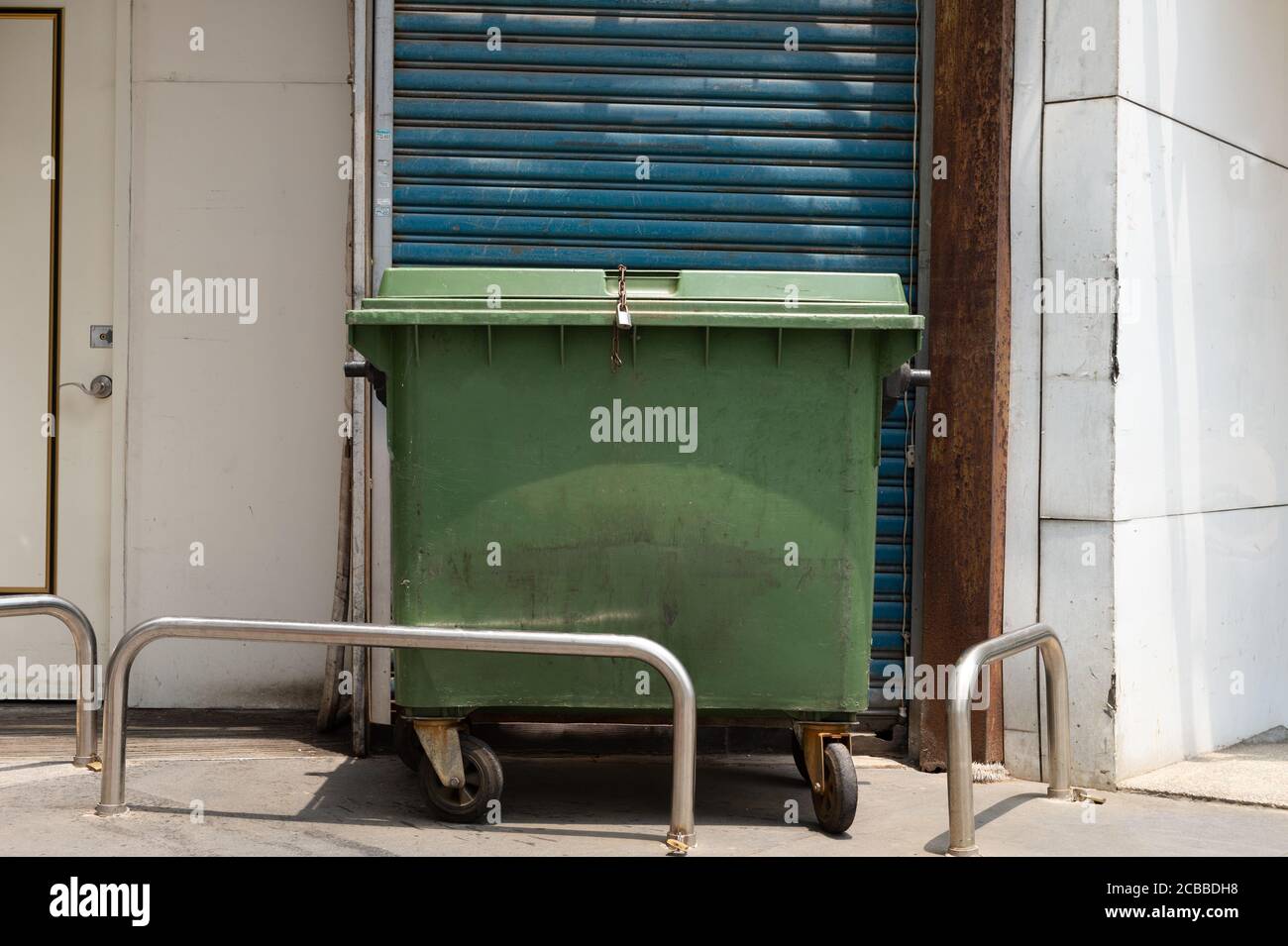 city trash cans Stock Photo - Alamy
