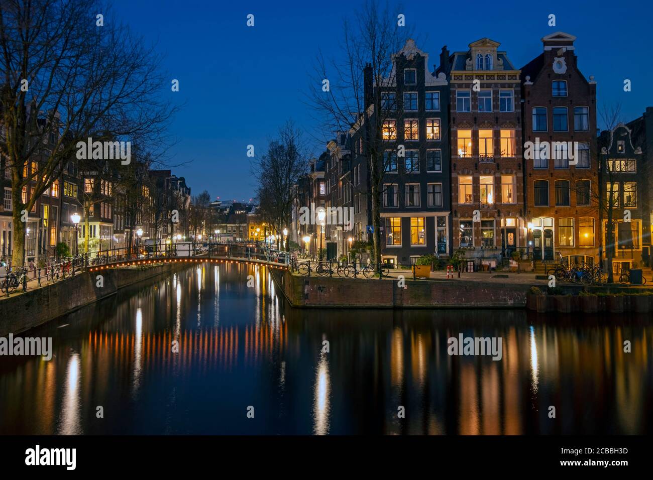 City scenic from Amsterdam in the Netherlands by night Stock Photo - Alamy