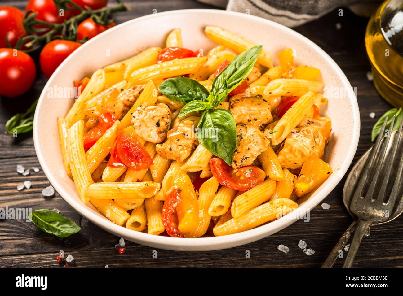 Vegetables and chicken and pasta hi-res stock photography and images ...