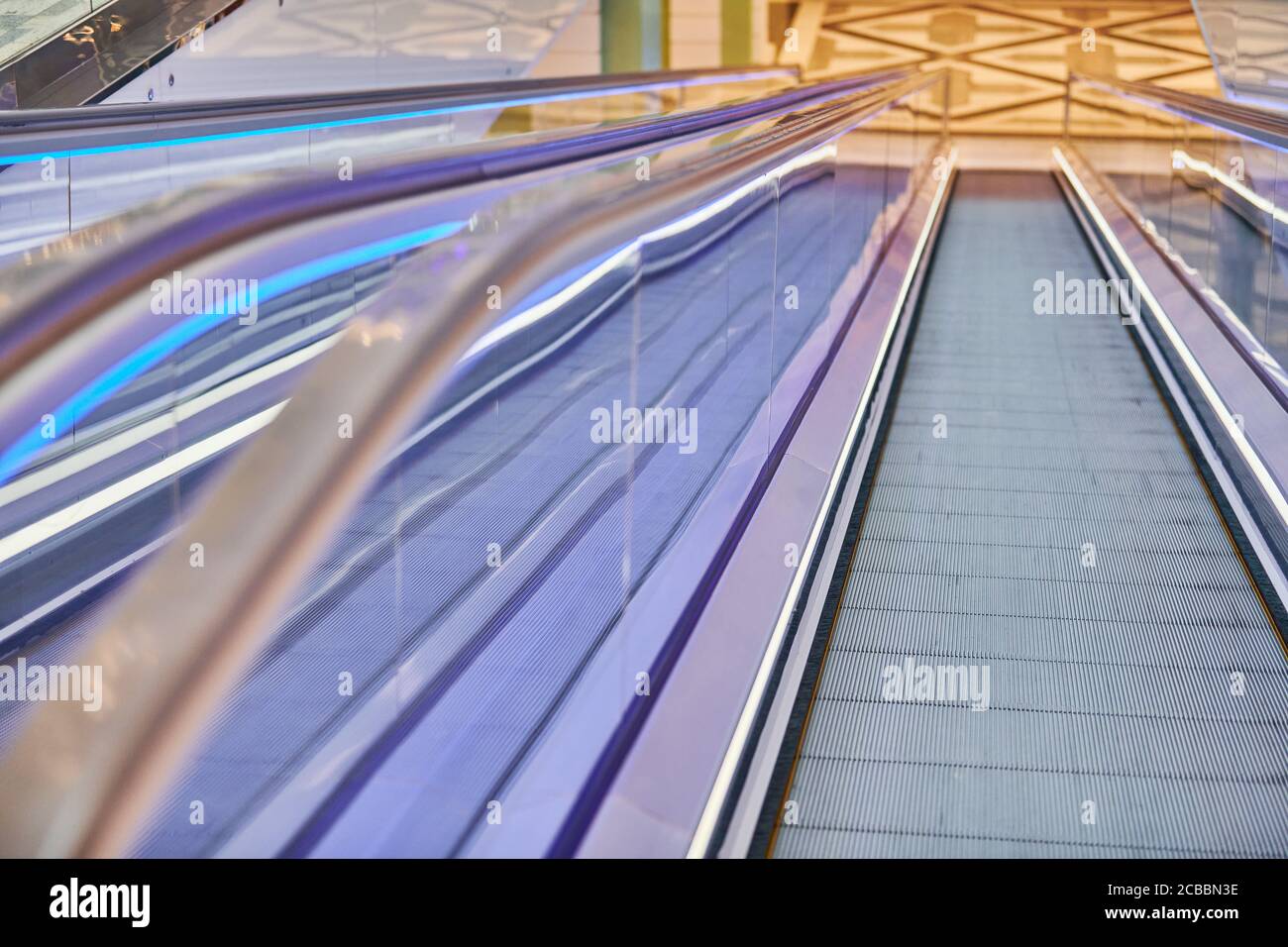 Travelator supermarket hi-res stock photography and images - Alamy