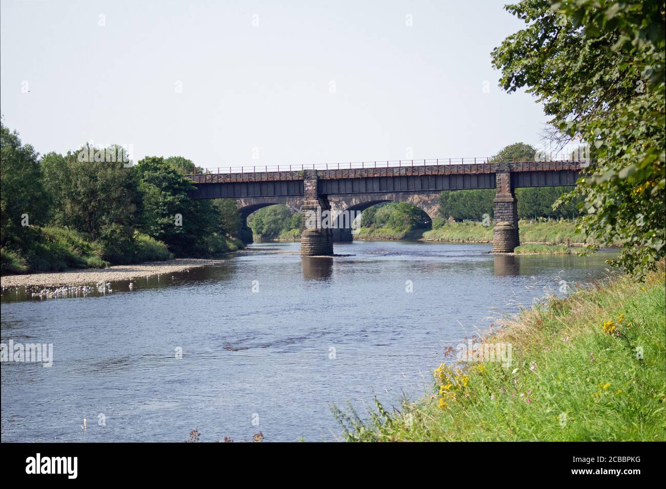 Low tide River Ribble and the Rail Bridge Stock Photo - Alamy