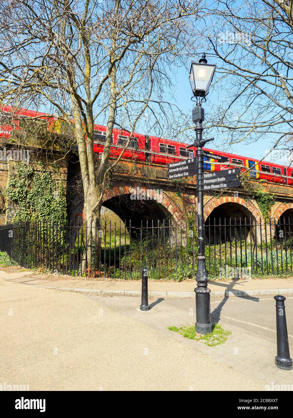 Bridge vertical hi-res stock photography and images - Alamy
