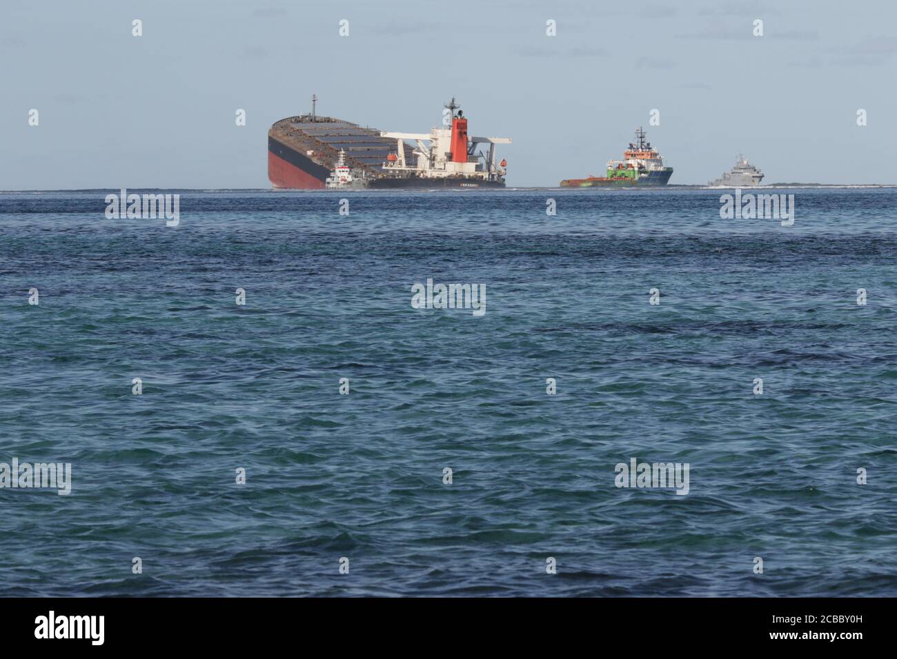 MV Wakashio oil spill Stock Photo - Alamy