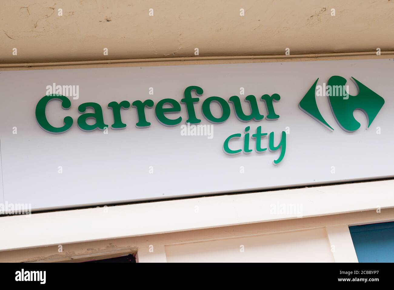 Carrefour store supermarket entrance hi-res stock photography and ...