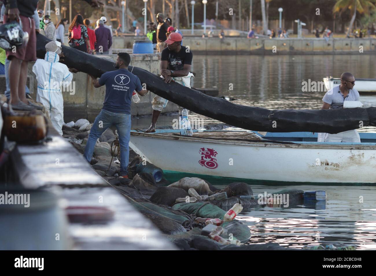 MV Wakashio oil spill Stock Photo - Alamy
