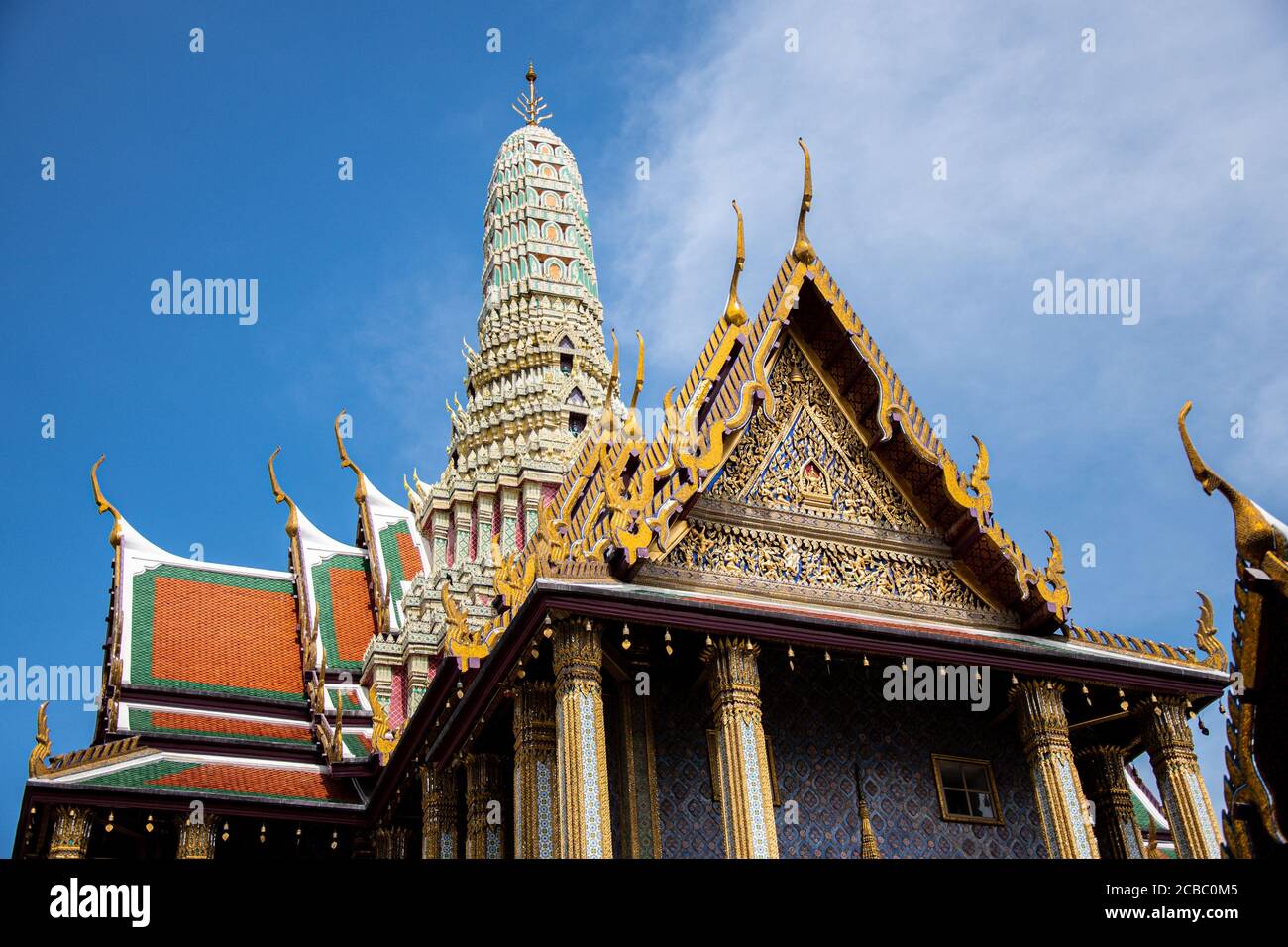 Wat traimit withayaram worawihan hi-res stock photography and images ... Wat traimit withayaram worawihan hi-res stock photography and images ...