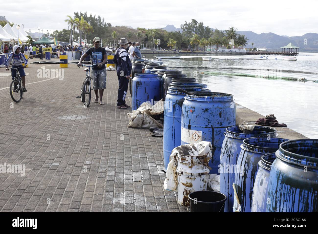 MV Wakashio oil spill Stock Photo - Alamy