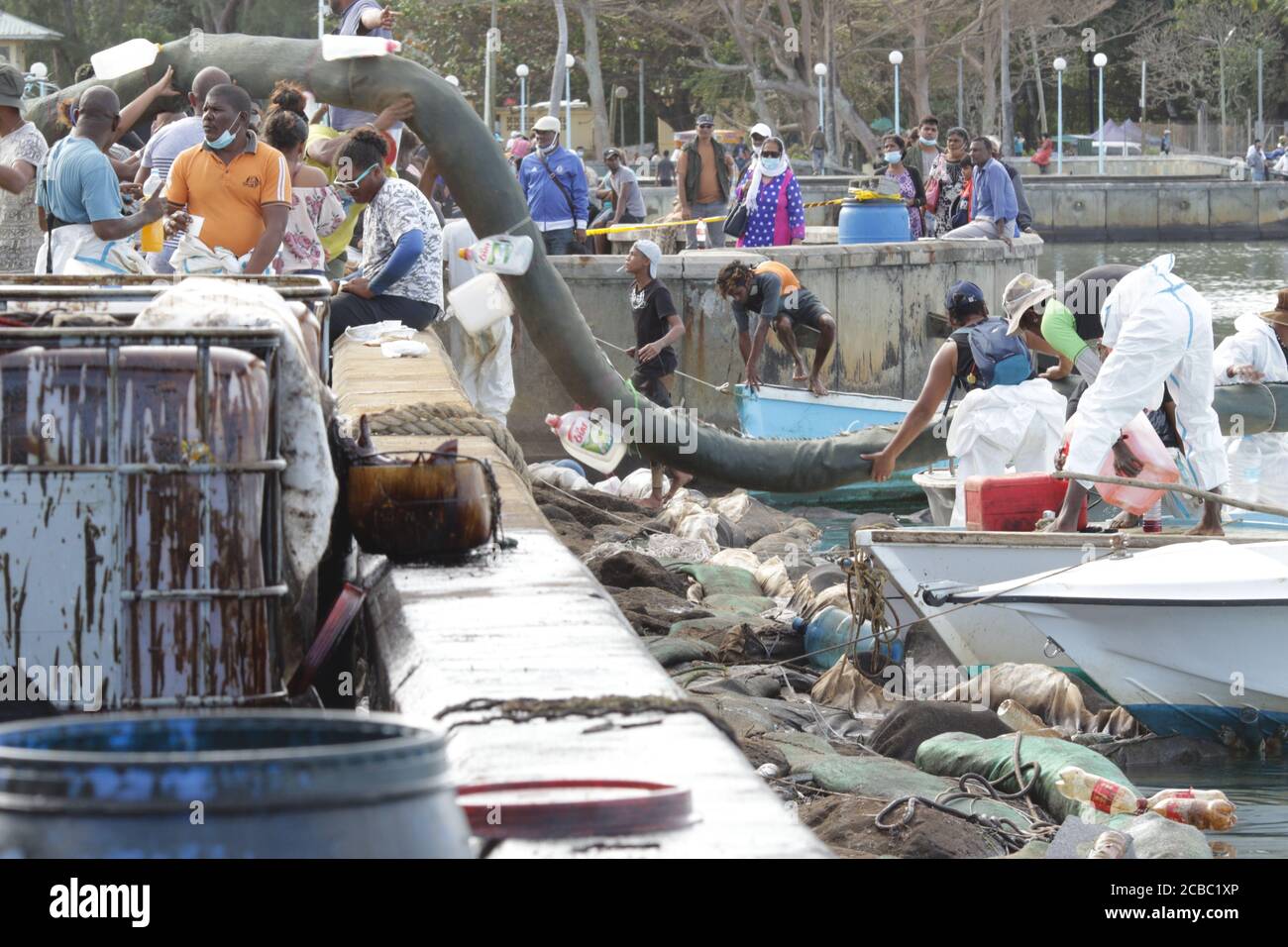 MV Wakashio oil spill Stock Photo - Alamy