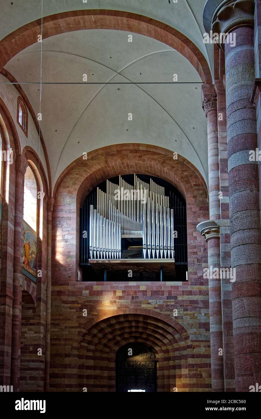 pipe organ; musical instrument, vaulted ceiling; arches, Speyer ...