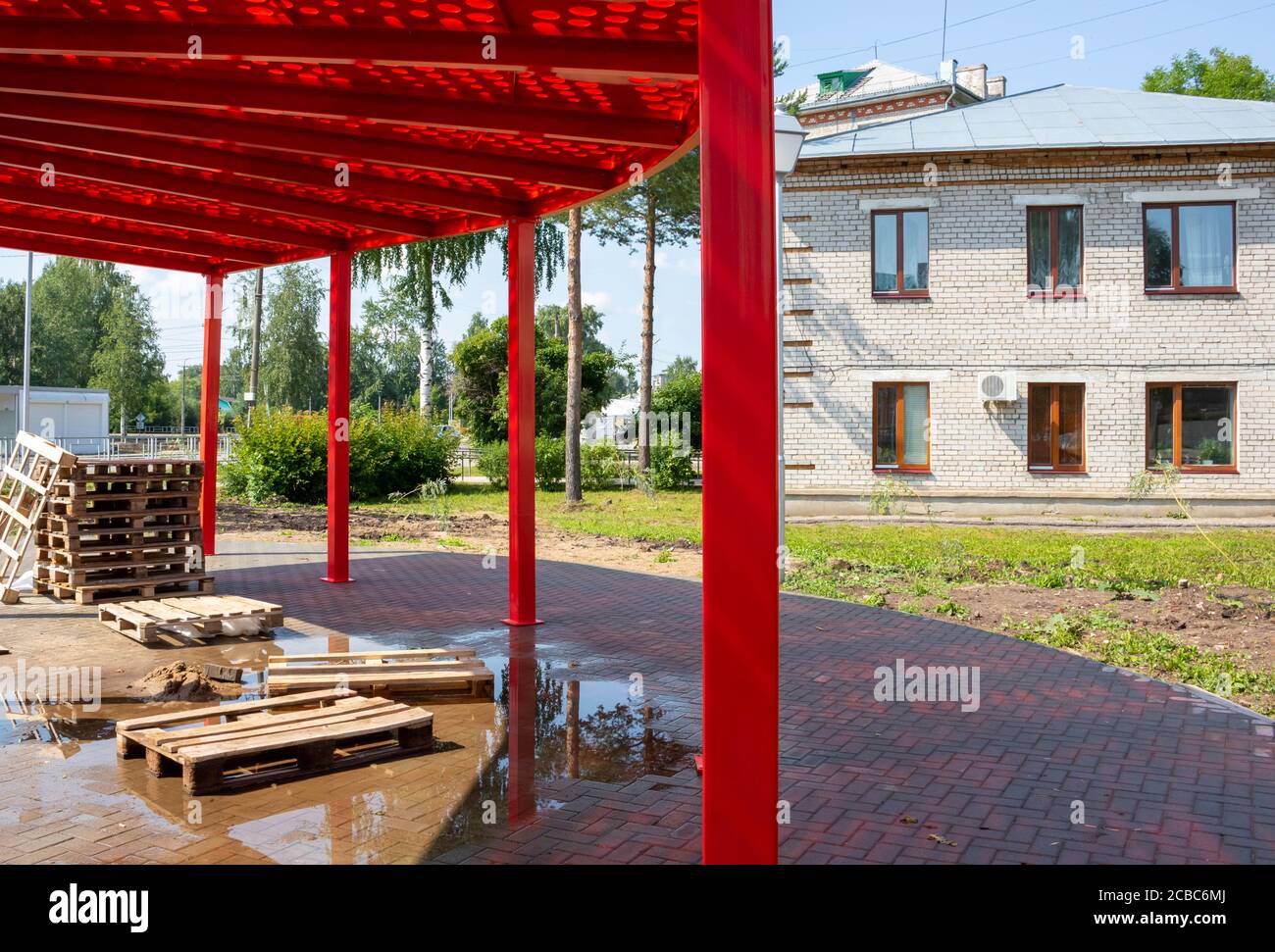 Red Metal Beams High Resolution Stock Photography and Images - Alamy
