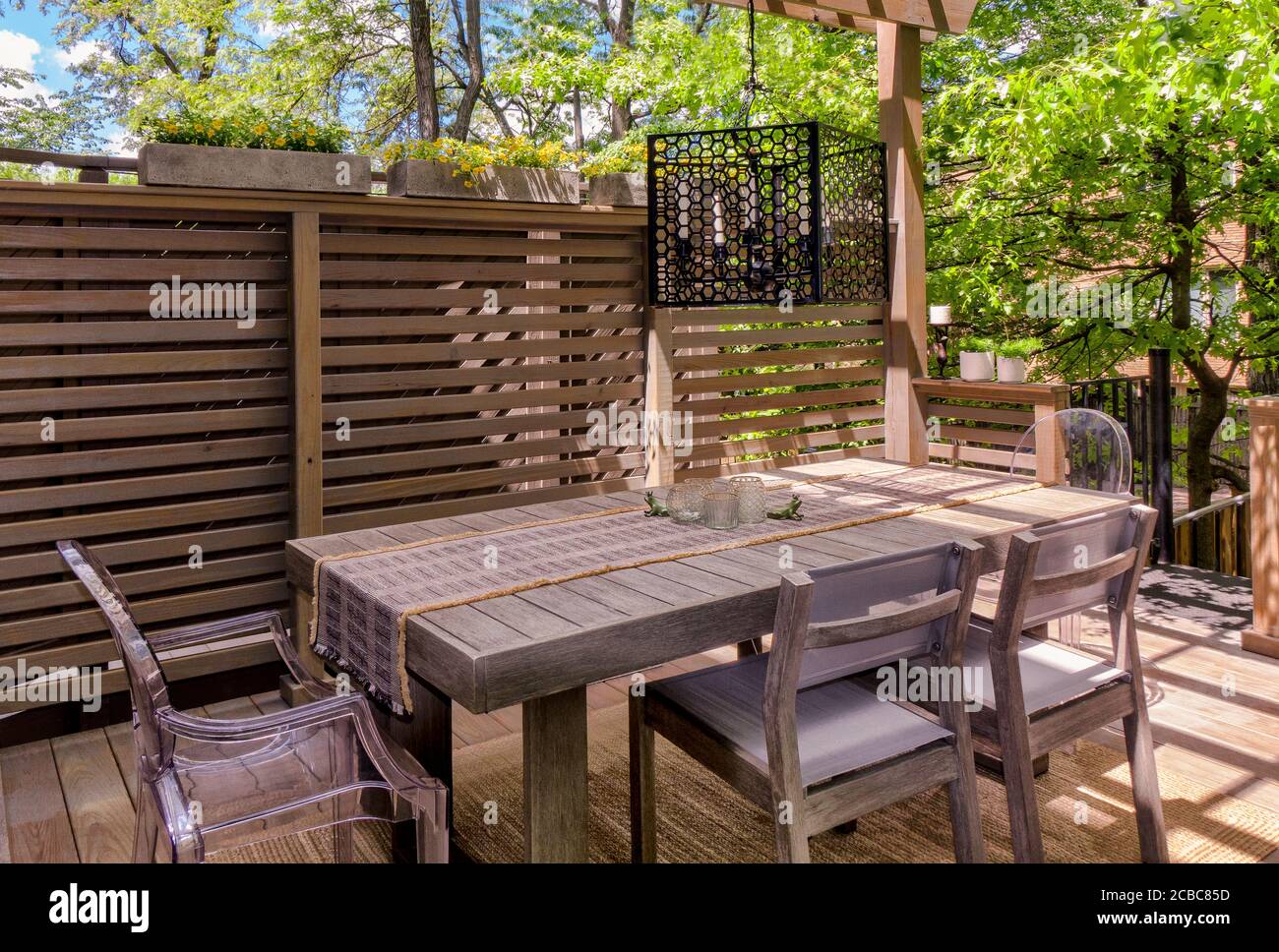 Wood paneled room hi-res stock photography and images - Alamy