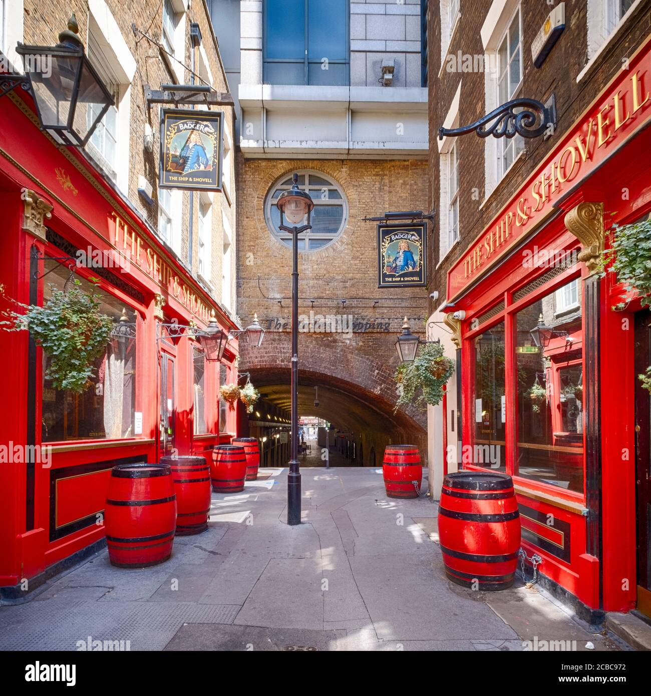 Shovell cloudesley hi-res stock photography and images - Alamy