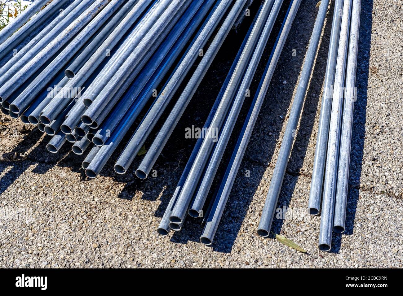 Silver pipes metal plumbing hi-res stock photography and images - Alamy