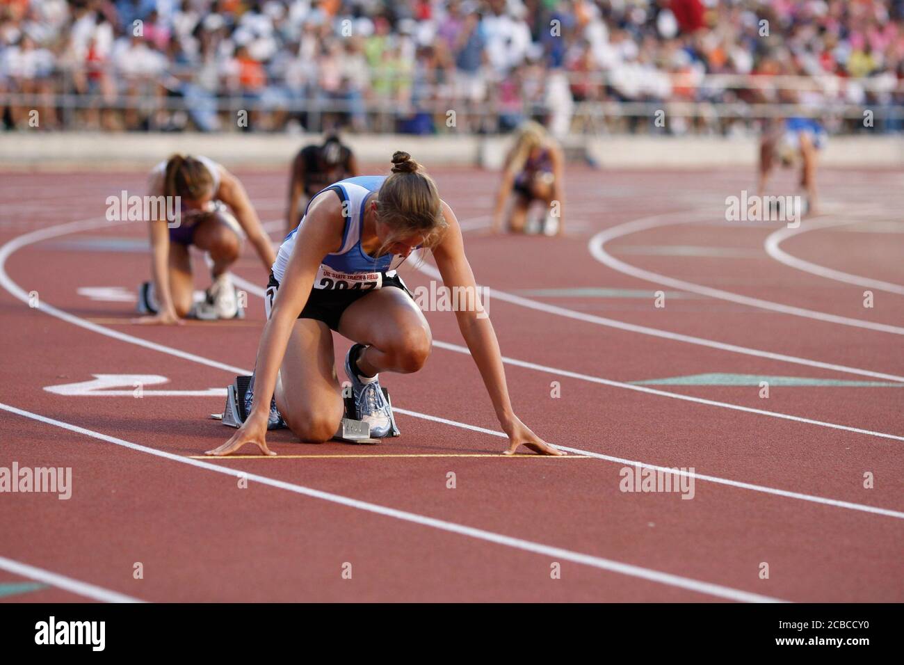 800 meter runner hi-res stock photography and images - Alamy