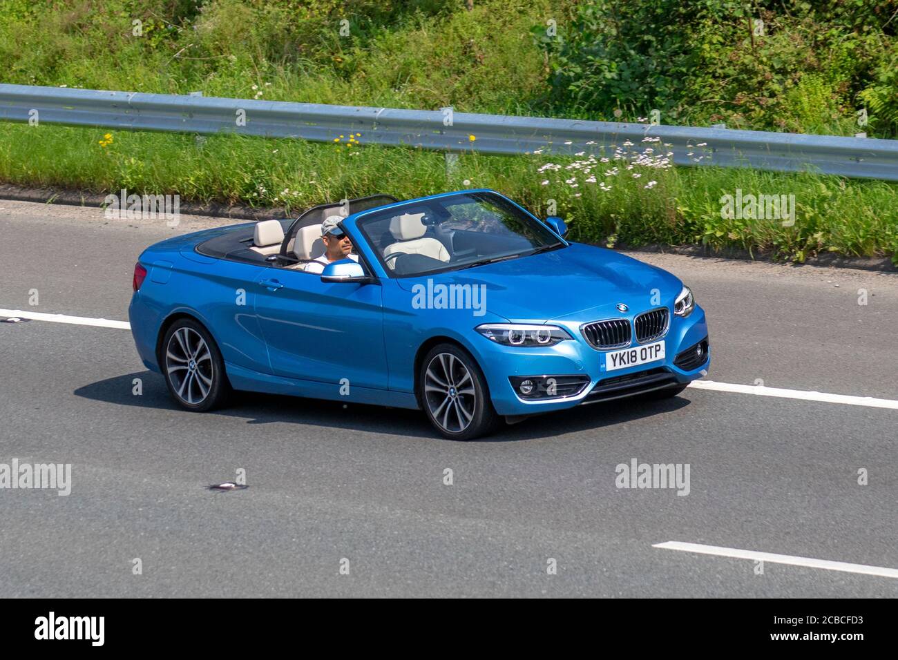Bmw convertible side hi-res stock photography and images - Alamy