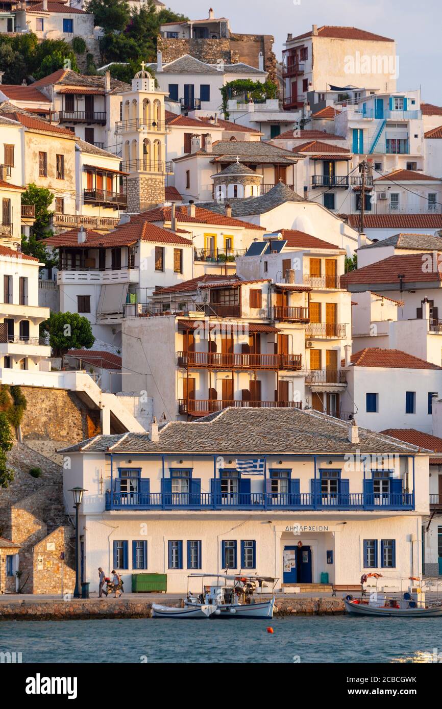Whitewash buildings in the main town of Skopelos, Northern Sporades ...