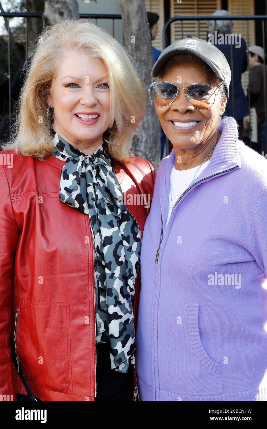 LOS ANGELES - JAN 28: Mary Hart, Dionne Warwick at the 35th Anniversary ...