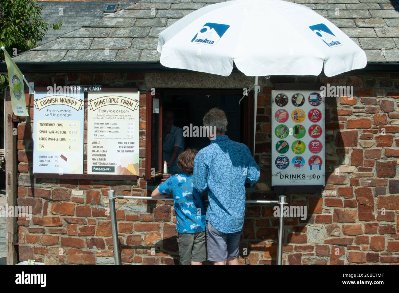 ice cream shop Bude Cornwall Stock Photo - Alamy