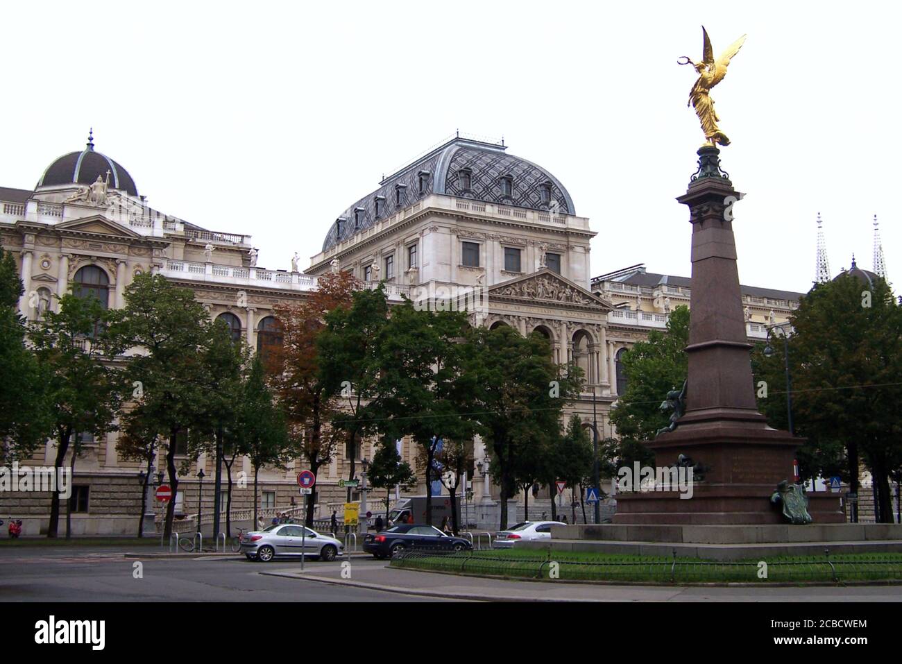 Plaza in vienna hi-res stock photography and images - Alamy