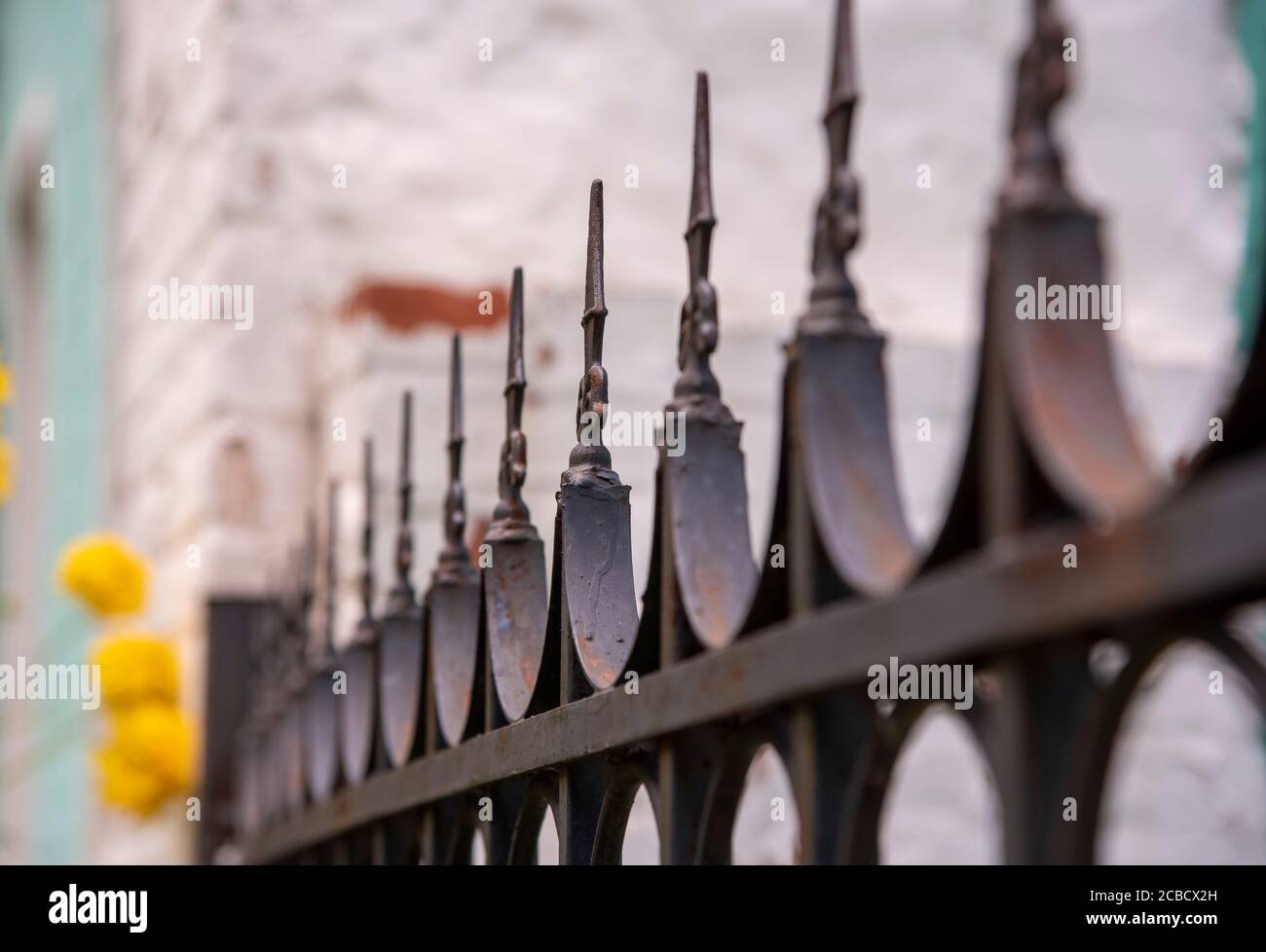 Selective focus metal grating with sharp teeth Stock Photo - Alamy