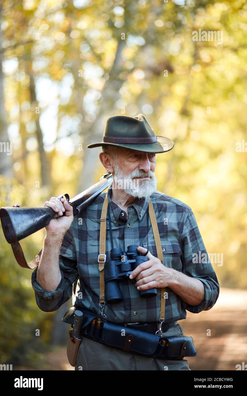 Hunter looking using binocular hi-res stock photography and images - Alamy