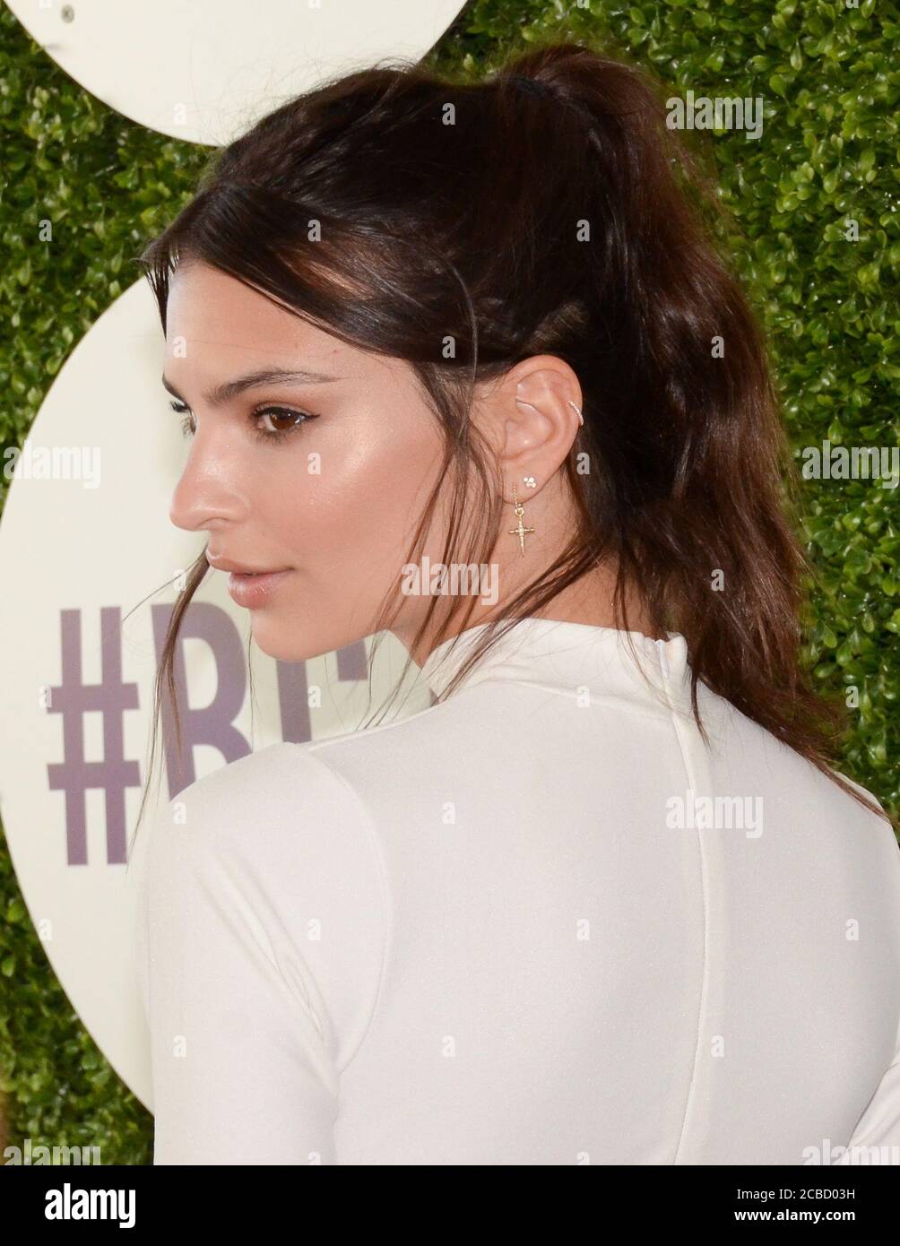 Emily ratajkowski 2016 hi-res stock photography and images - Alamy