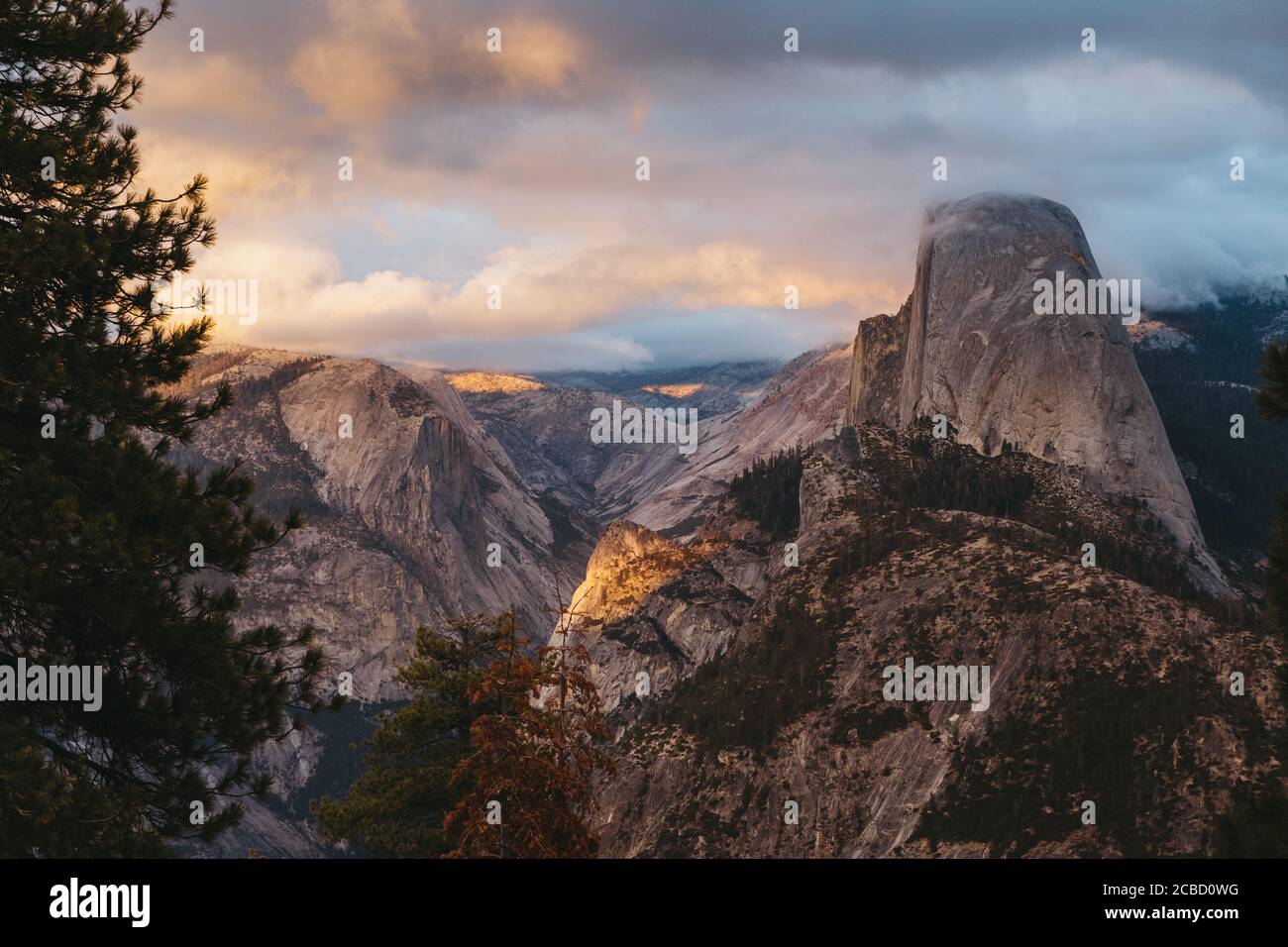 Half storm half sky hi-res stock photography and images - Alamy