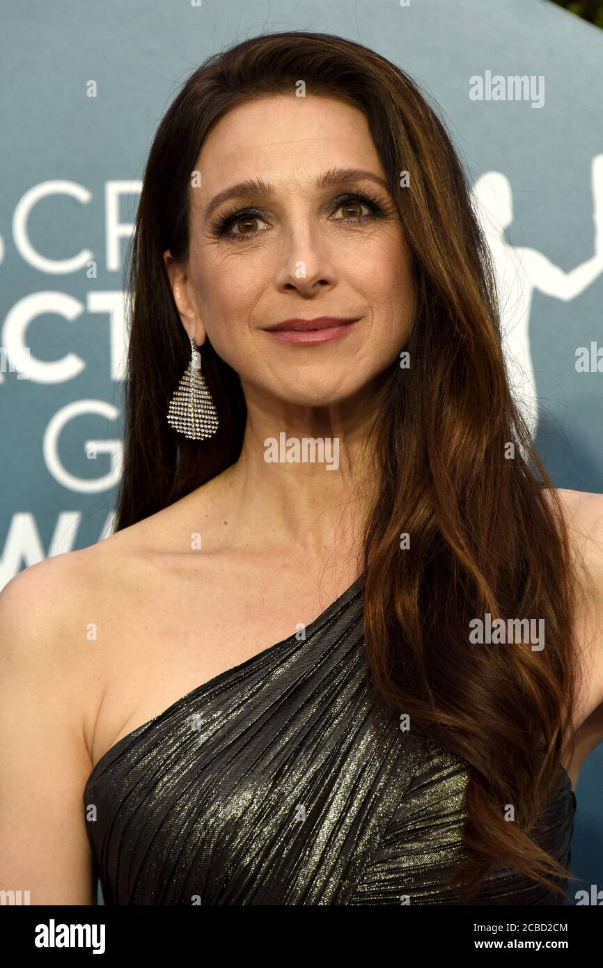 LOS ANGELES - JAN 19: Marin Hinkle at the 26th Screen Actors Guild ...