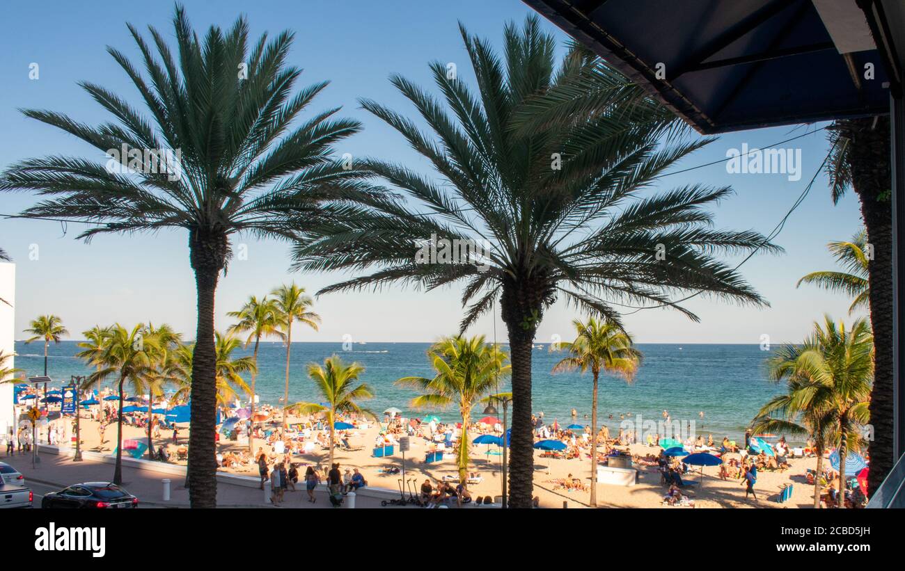 An High Angle View of a Busy Tropical Beach Scene Stock Photo - Alamy