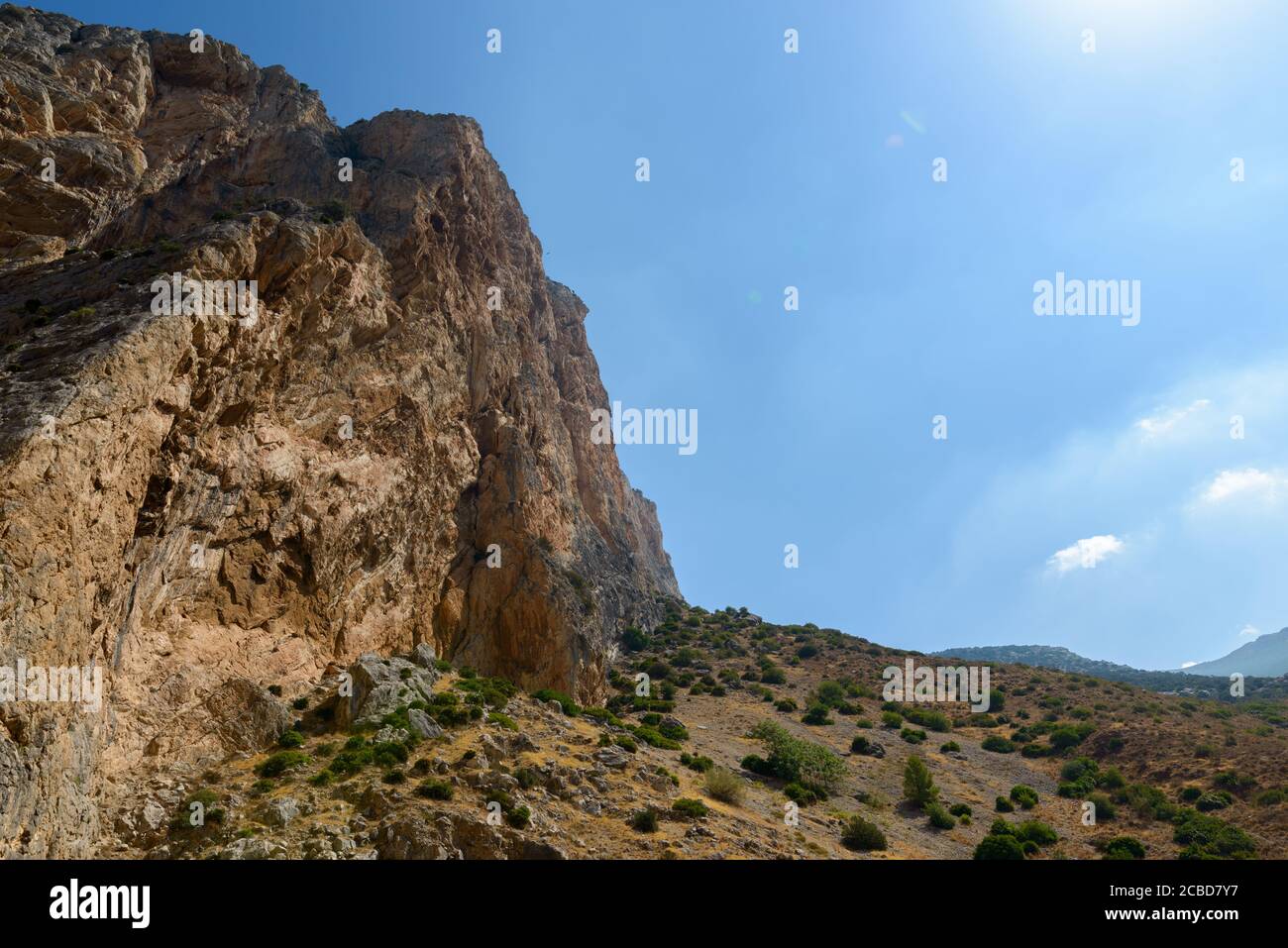 Rocky blue sky background hi-res stock photography and images - Alamy