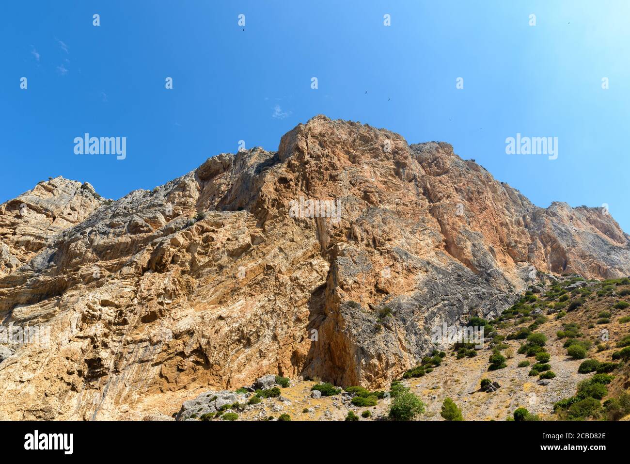 Rocky blue sky background hi-res stock photography and images - Alamy