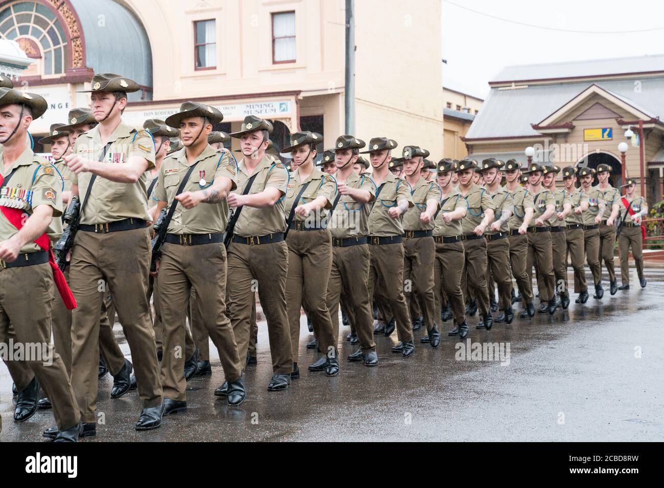 Australian army soldiers on parade hi-res stock photography and images ...