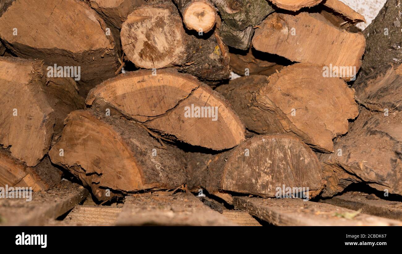 Rough cut log cabin hi-res stock photography and images - Alamy