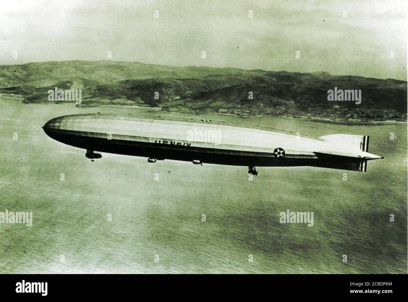 Uss shenandoah hi-res stock photography and images - Alamy