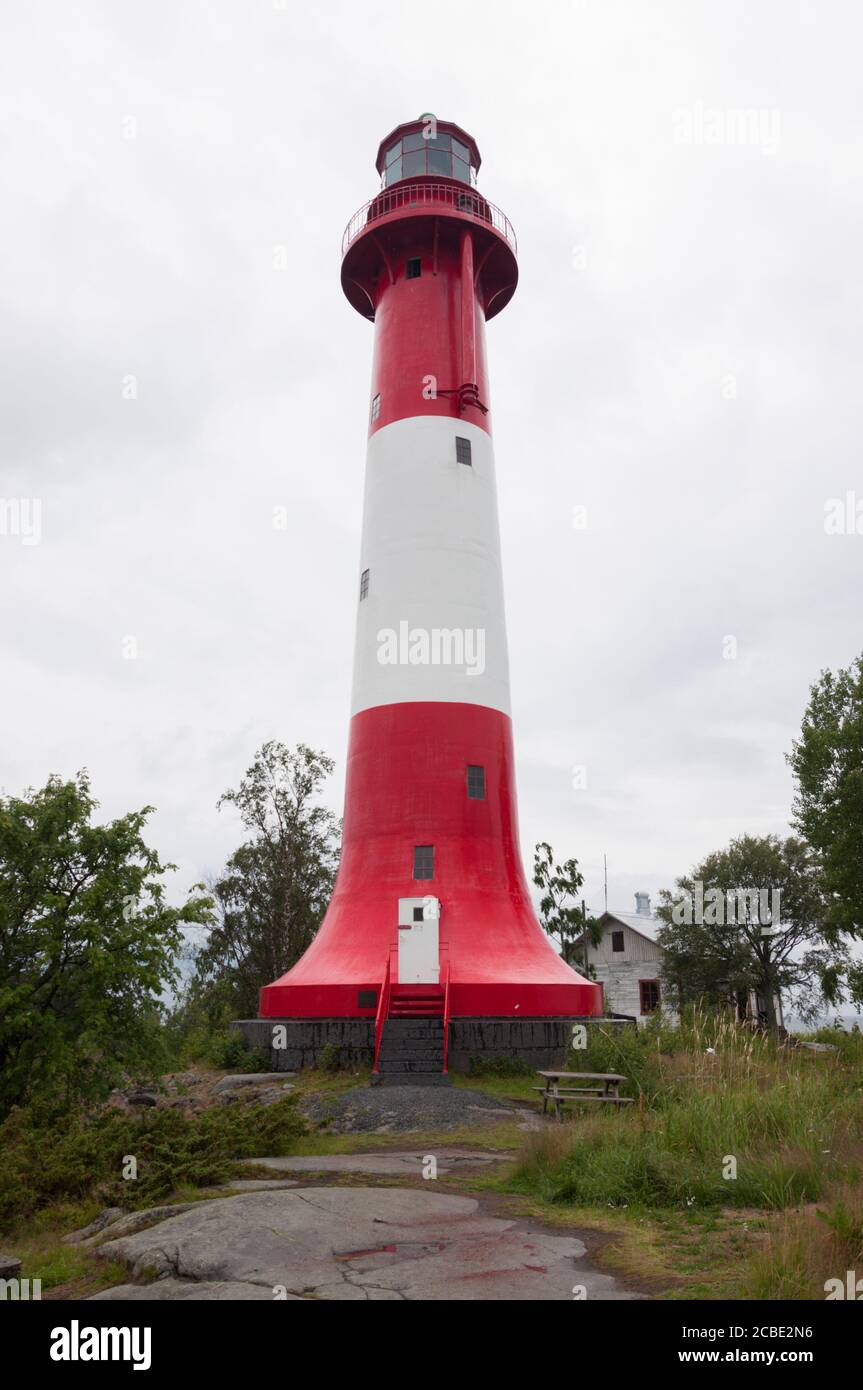 Light house on the pilot island of tankar hi-res stock photography and ...