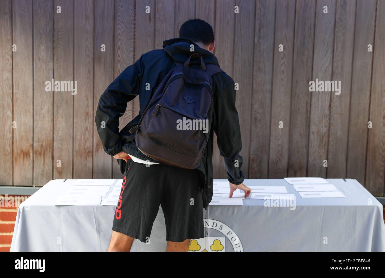 Students at peter symonds college hi-res stock photography and images ...