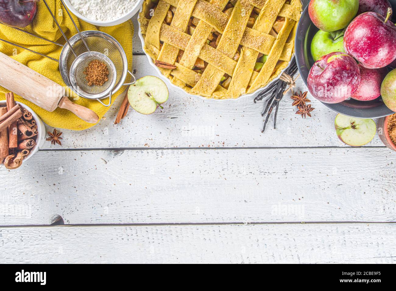 Autumn apple pie cooking background. Baking background with raw ...