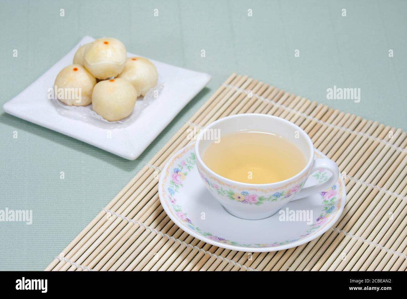 Mooncake tea hi-res stock photography and images - Alamy