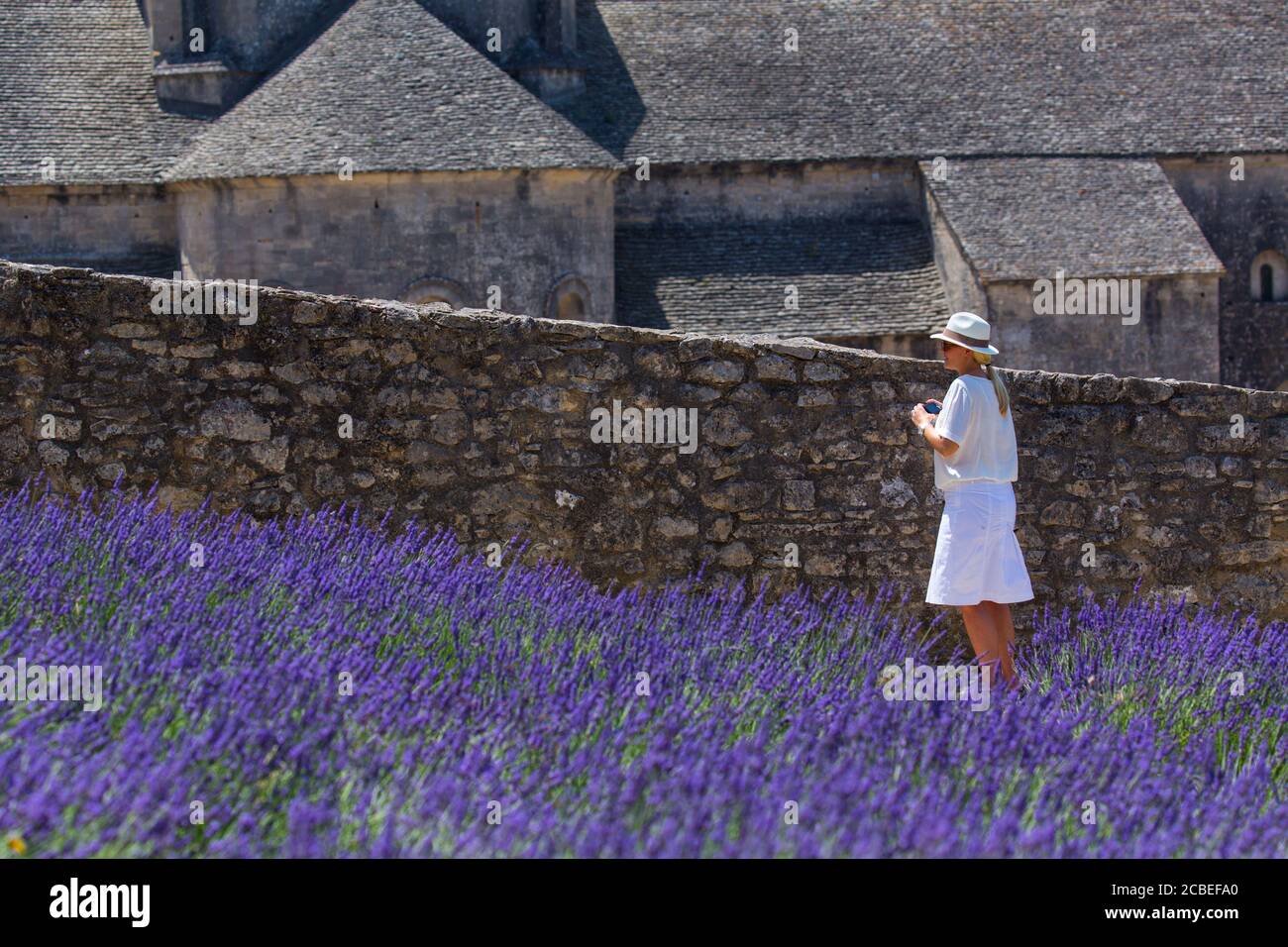 Senanque Abbey, The Abbaye de Senanque, Cistercian Architecture, Gordes ...