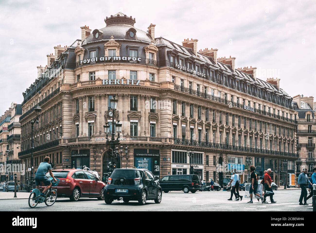 Berlitz building paris hi-res stock photography and images - Alamy