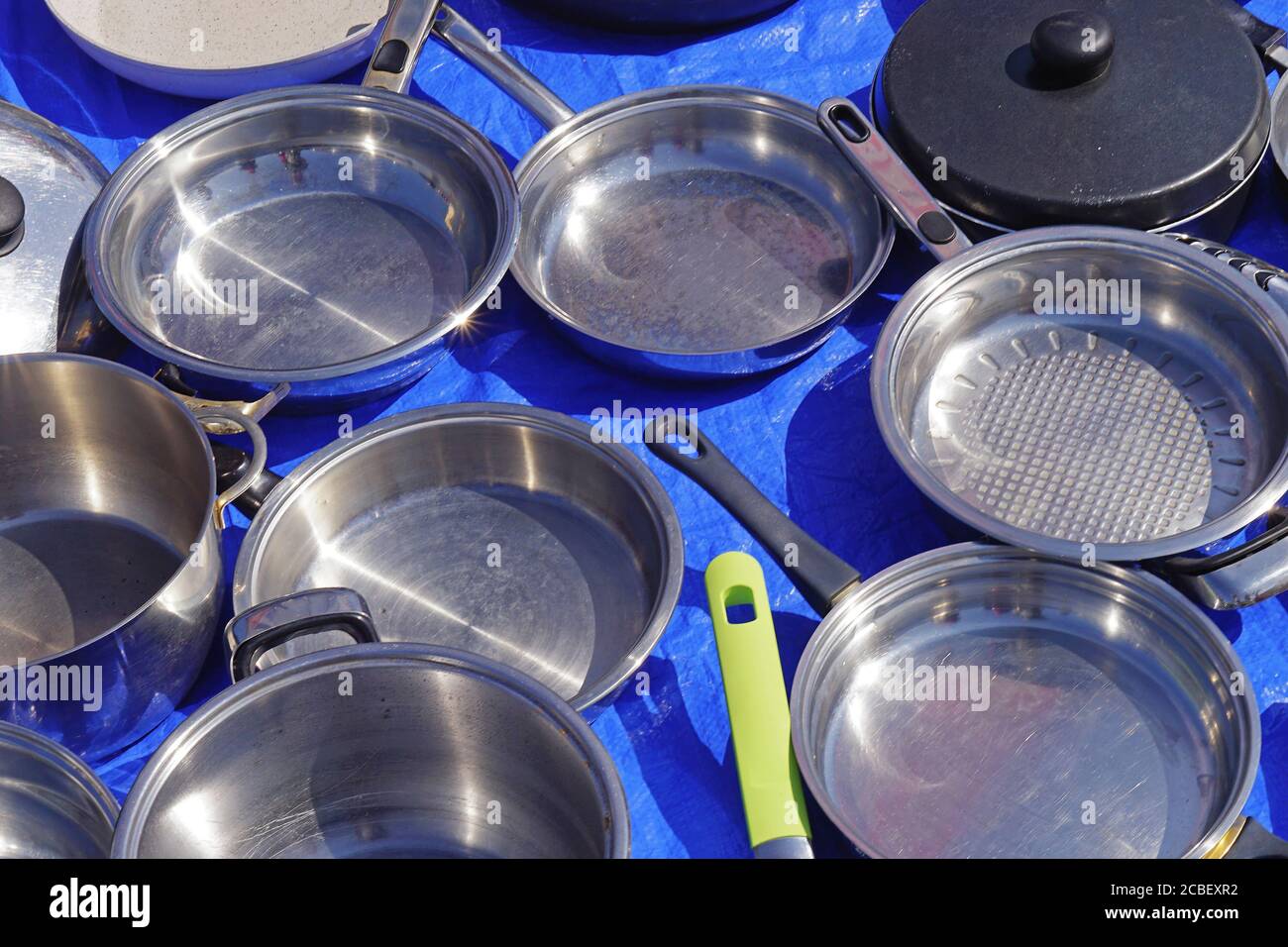 Many pans hi-res stock photography and images - Alamy