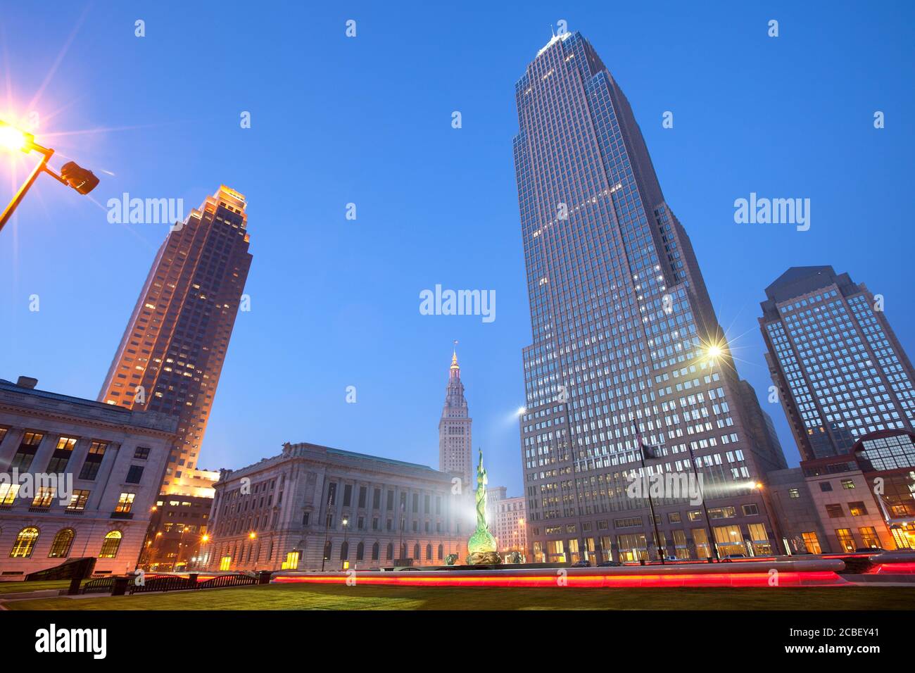 Downtown cleveland statue hi-res stock photography and images - Alamy