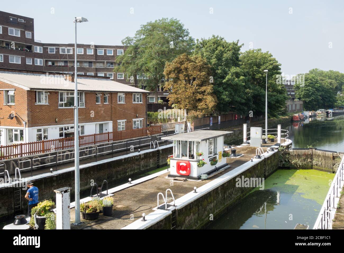 Thames Lock, Brentford Lock, Brentford, Middlesex, UK Stock Photo - Alamy