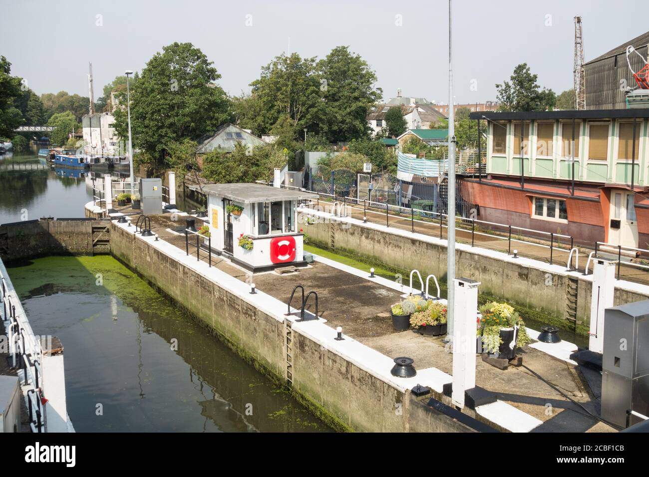 Thames Lock, Brentford Lock, Brentford, Middlesex, UK Stock Photo - Alamy